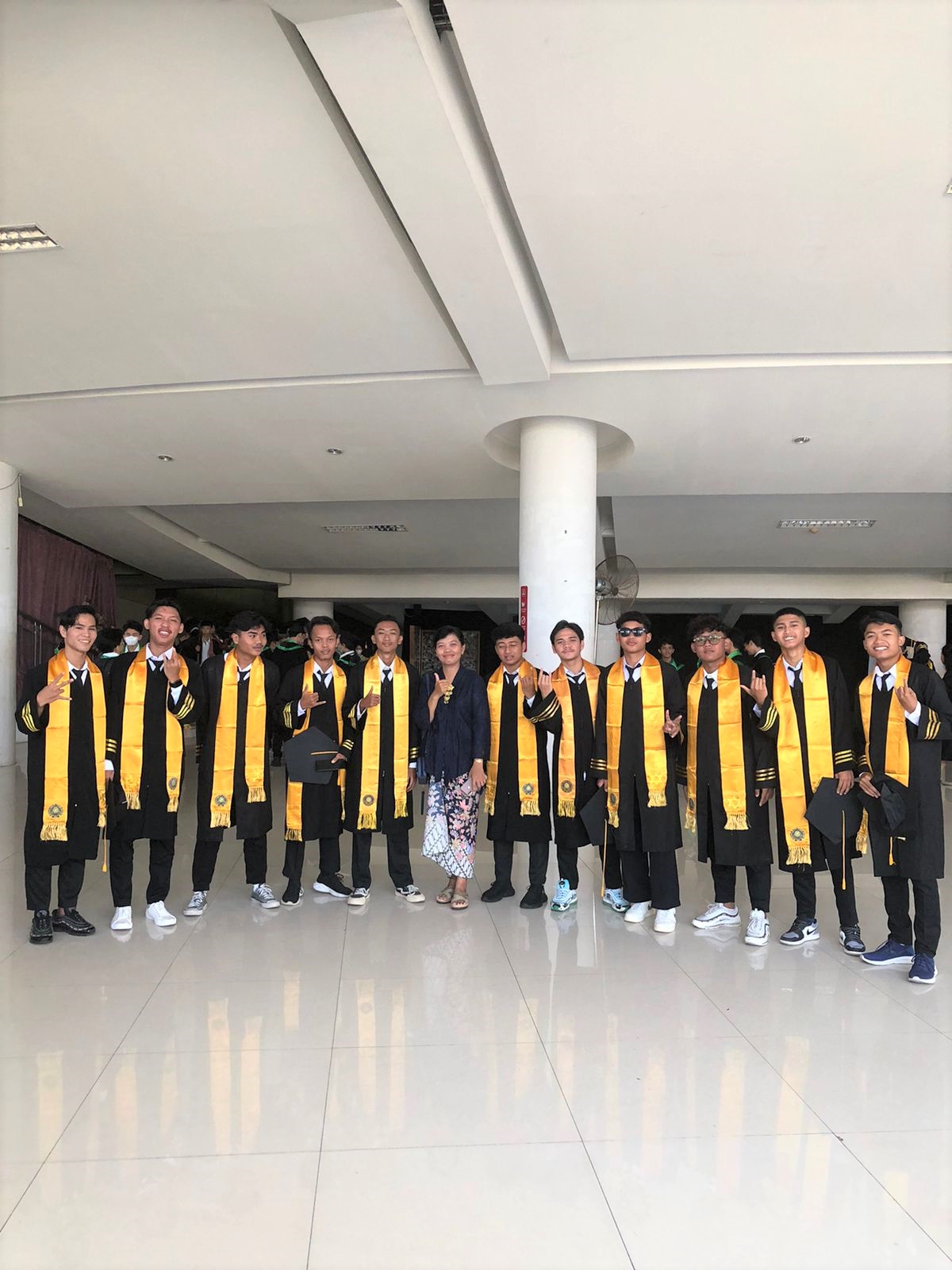 Graduation 2022-2023 - Awas Kaki: meer dan voetbal